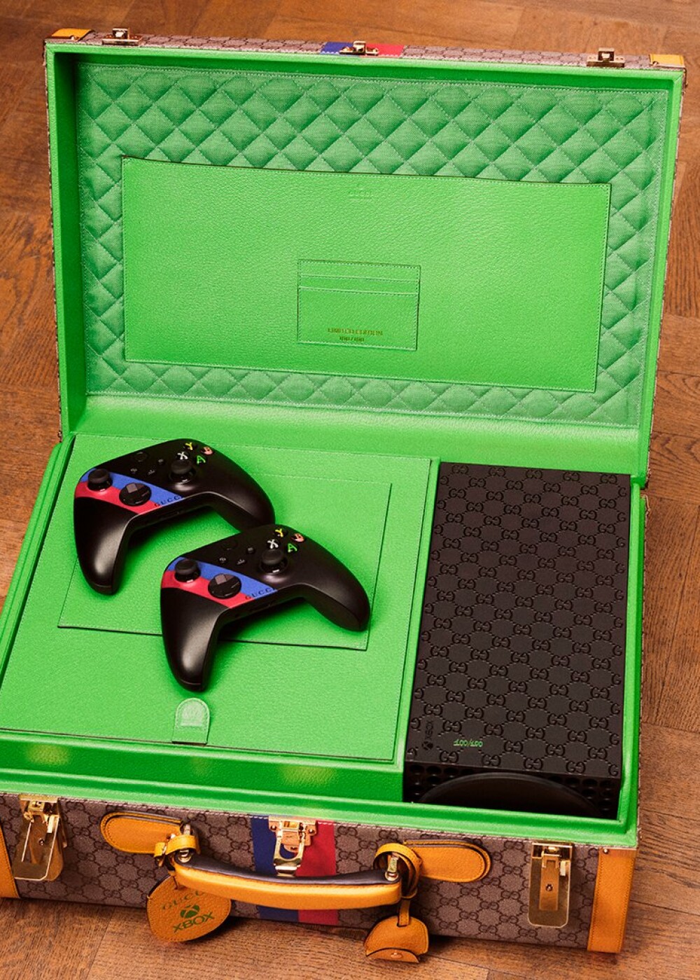 Xbox Series X von Gucci: Sündhaft teure Luxus-Konsole ab heute ...