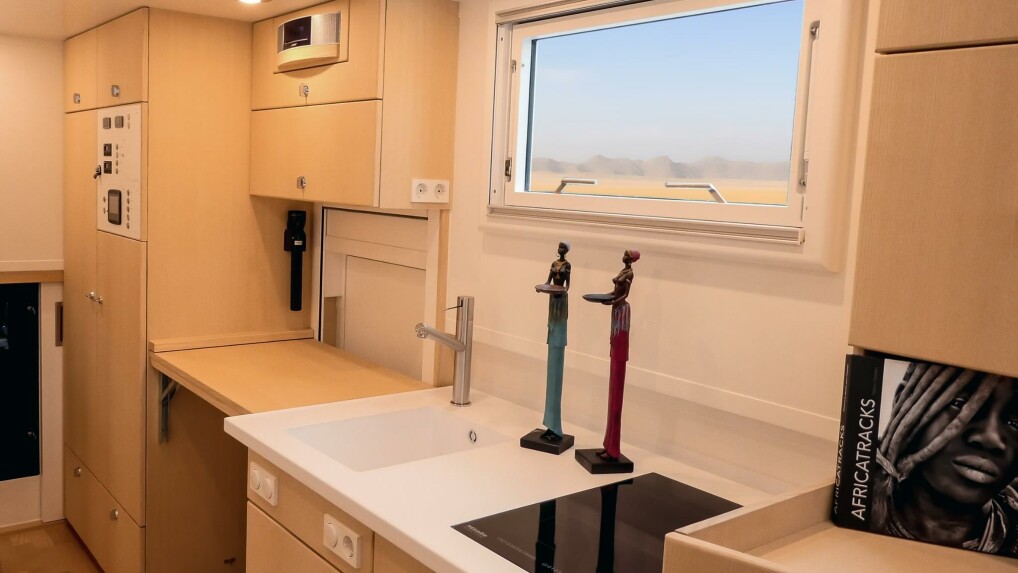 Action Mobil Atacama 5000 HD: So schick ist ein zweistöckiges Wohnmobil ...