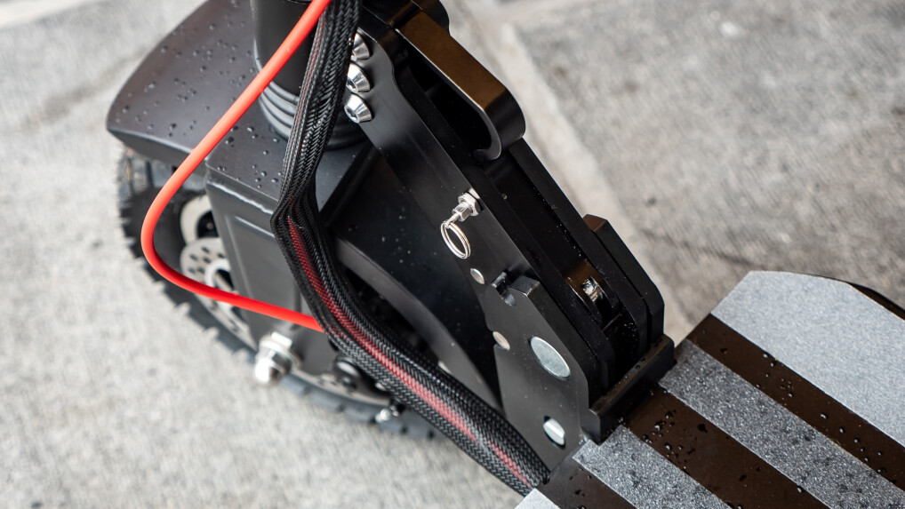Offroad-E-Scooter im Test: Mit dem IO Hawk Exit Cross über Stock und ...