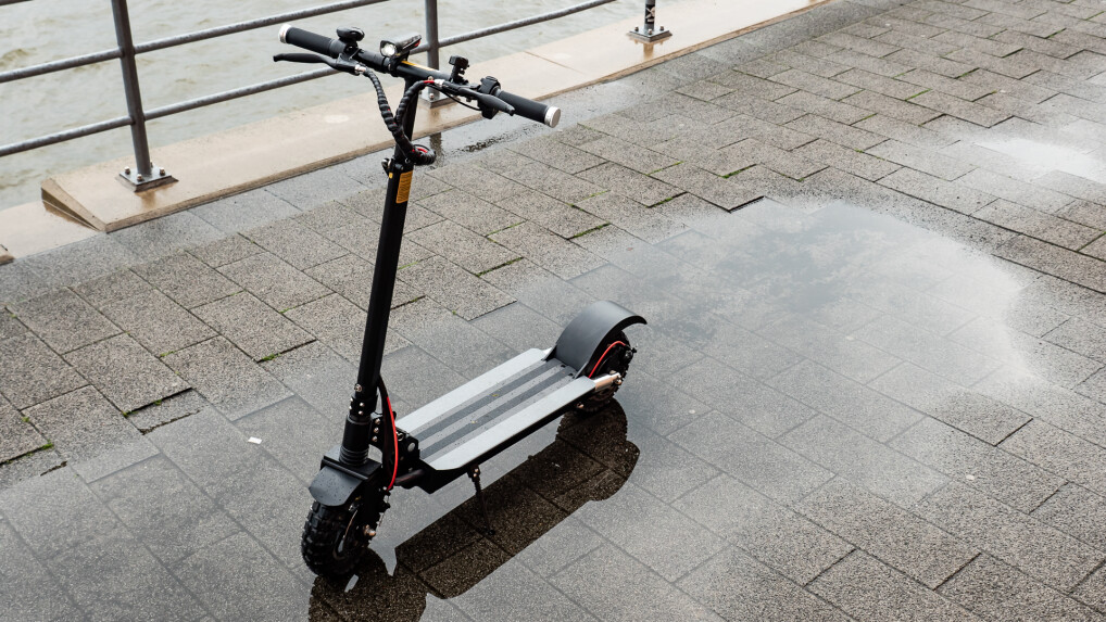 Offroad-E-Scooter im Test: Mit dem IO Hawk Exit Cross über Stock und ...