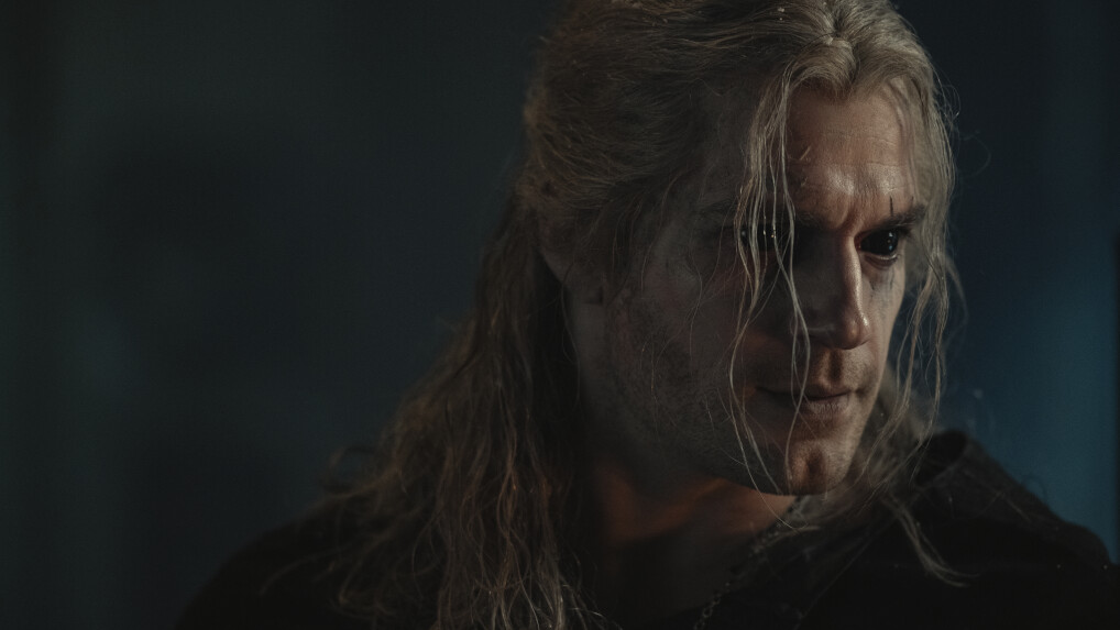 The Witcher: Fans vergleichen Geralts neue Rüstung mit George Clooneys ...