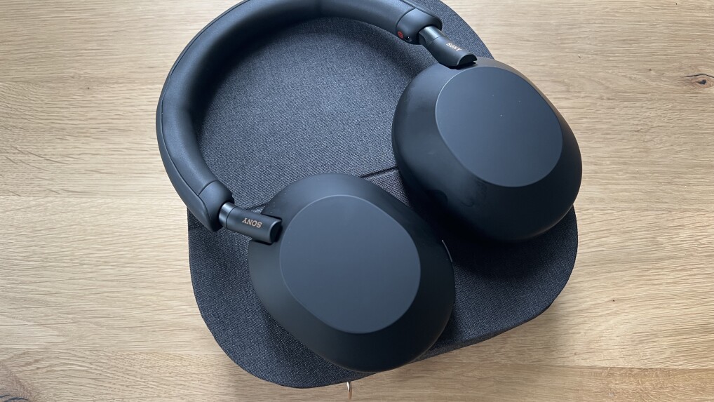 Sony WH-1000XM5 im Test: Die Entscheidung fällt am Dampfbügeleisen ...