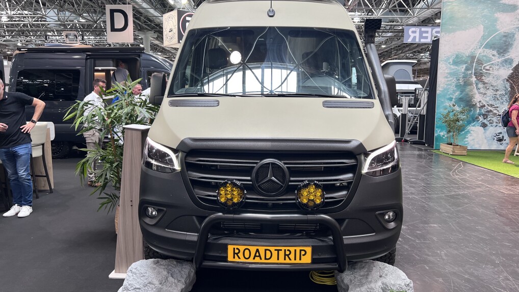 Neuheiten vom Caravan Salon 2022: E-Wohnmobile, Dachzelte, Anhänger ...