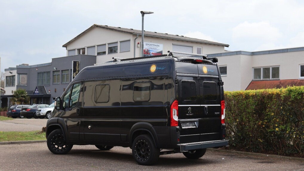 Neuer Hersteller: Südbaden Van bietet kleine Wohnmobile mit Zirbenholz ...