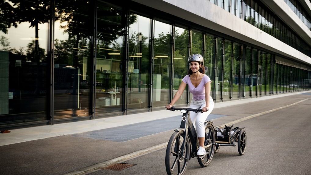 Starkes E-Bike mit ABS, Griffheizung, 360-Grad-Kameras: Was für eine ...