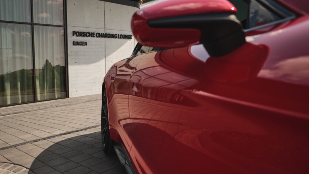 Luxuriöses Laden an der Autobahn: Porsche eröffnet erste Charging ...
