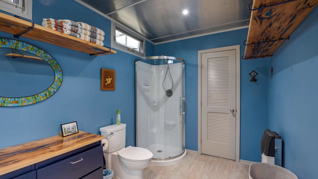 Luftiges Container Tiny House: Ein Leben auf dem Aussichtsturm | NETZWELT