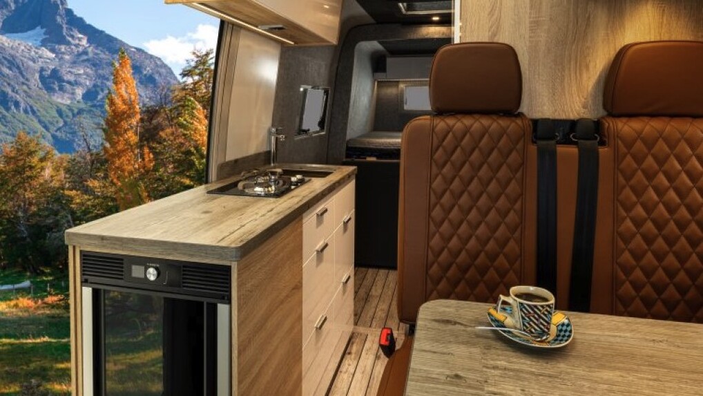 Star Van Rebel 4x4: Ein Sprinter mit Schlafzimmer-Auszug | NETZWELT