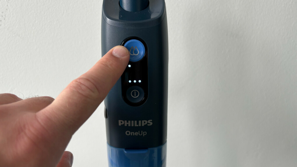 Philips OneUp 5000 Series im Test: Dieser Mopp wischt mit Elektro-Power ...