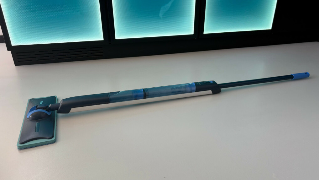 Philips OneUp 5000 Series im Test: Dieser Mopp wischt mit Elektro-Power ...