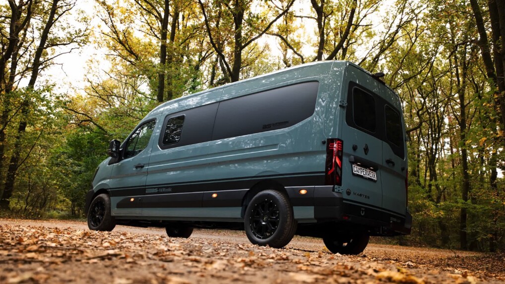Auf günstiger Renault-Basis: Schicker Campingbus mit Holzausbau | NETZWELT