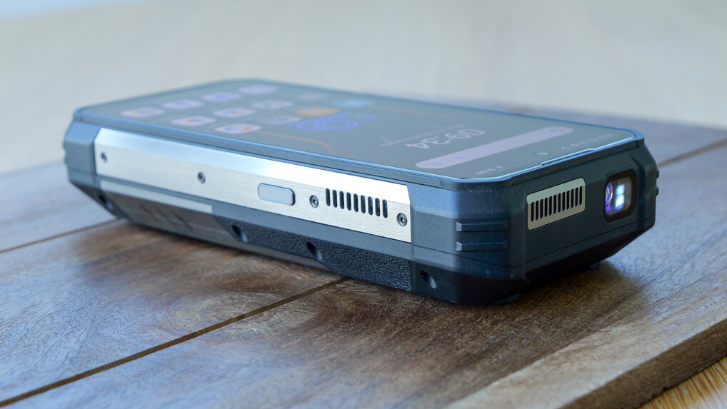 Oukitel WP100 Titan ausprobiert: Krasser Handy-Knochen mit Beamer, Nachtsicht und Power-LED ...
