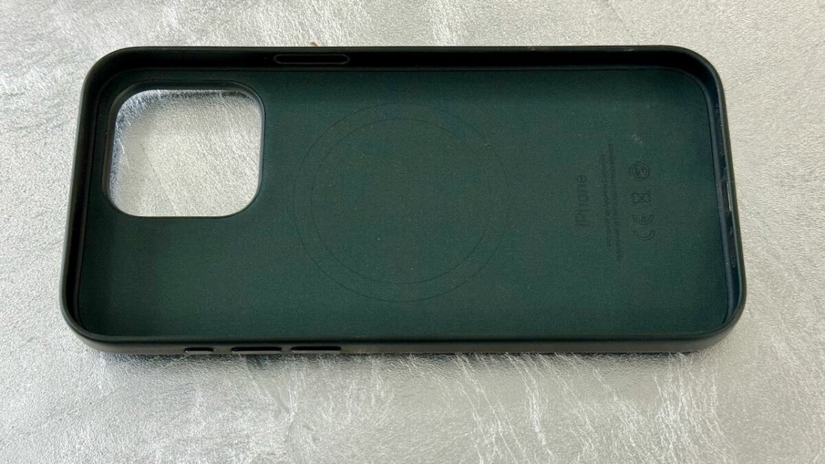 Apples iPhone-Hülle im Backenreibtest: So schlägt sich FineWoven nach ...