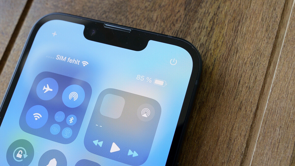 Apple iPhone 16e im Test: Hier schlägt es das iPhone 16 Pro und das ...