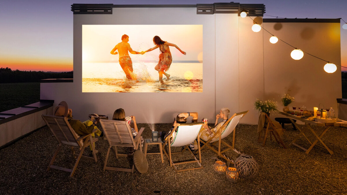 Outdoor-Beamer: Aufregendes Heimkino-Gefühl für unterwegs | NETZWELT
