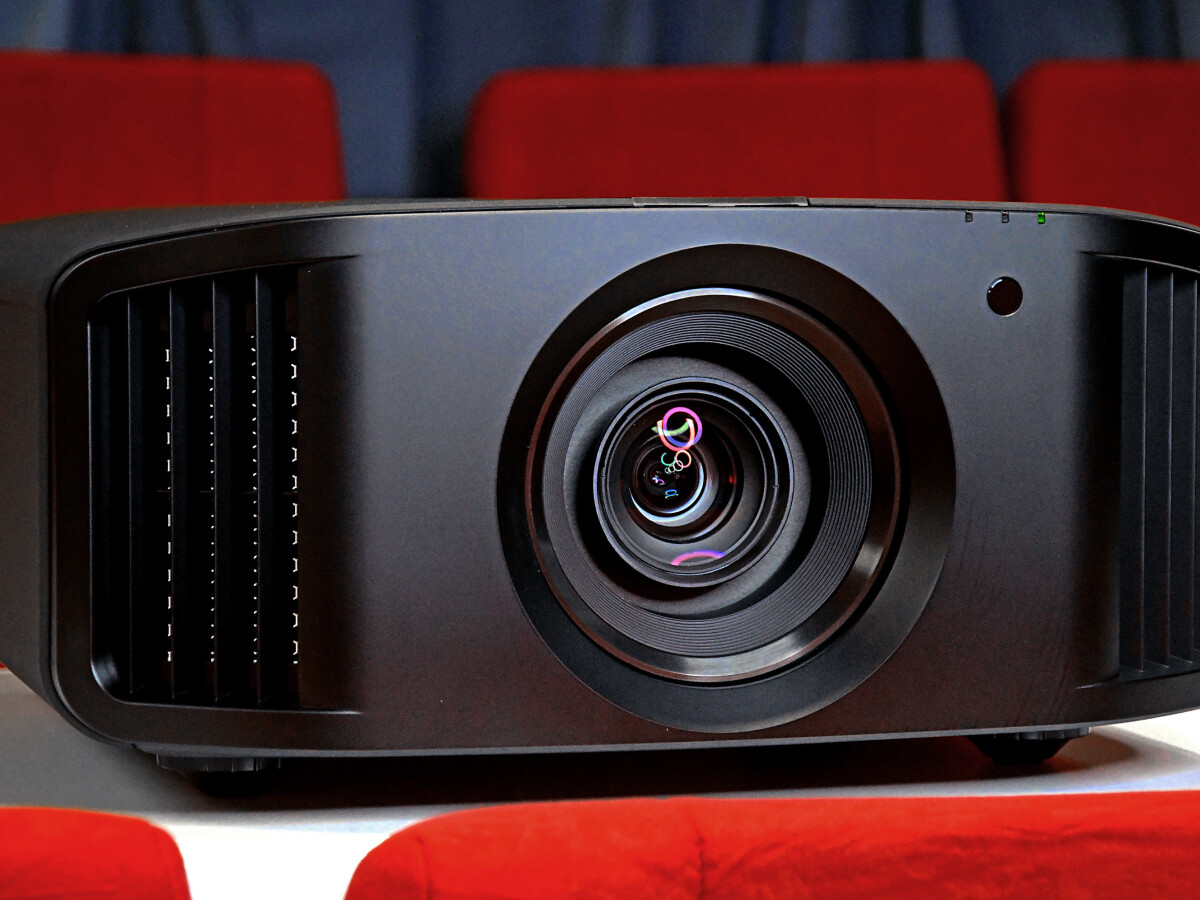 JVC DLA-NP5 im Test: 4K-Heimkino-Projektor mit exzellenter Bildqualität ...