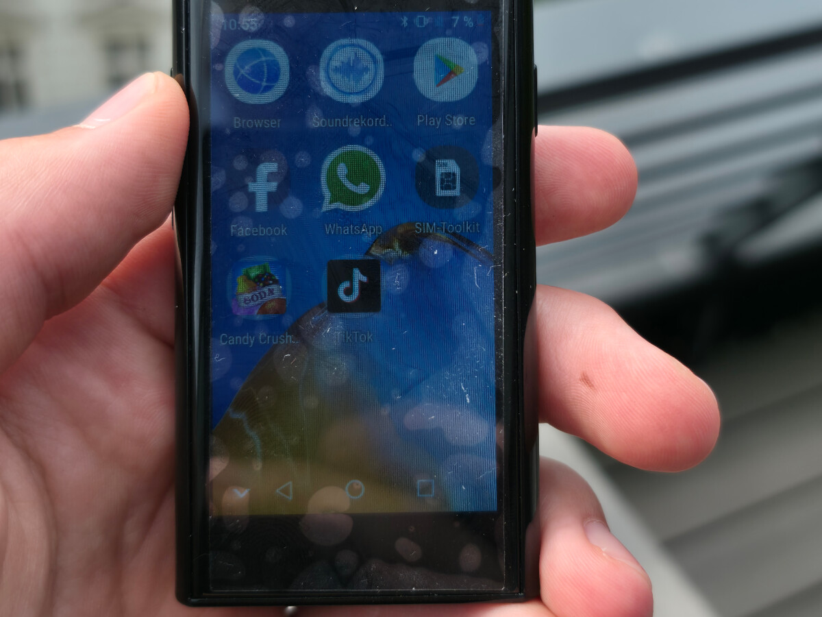 Fünf Mini-Handys im Test: Was taugen die kleinsten Mobiltelefone ...