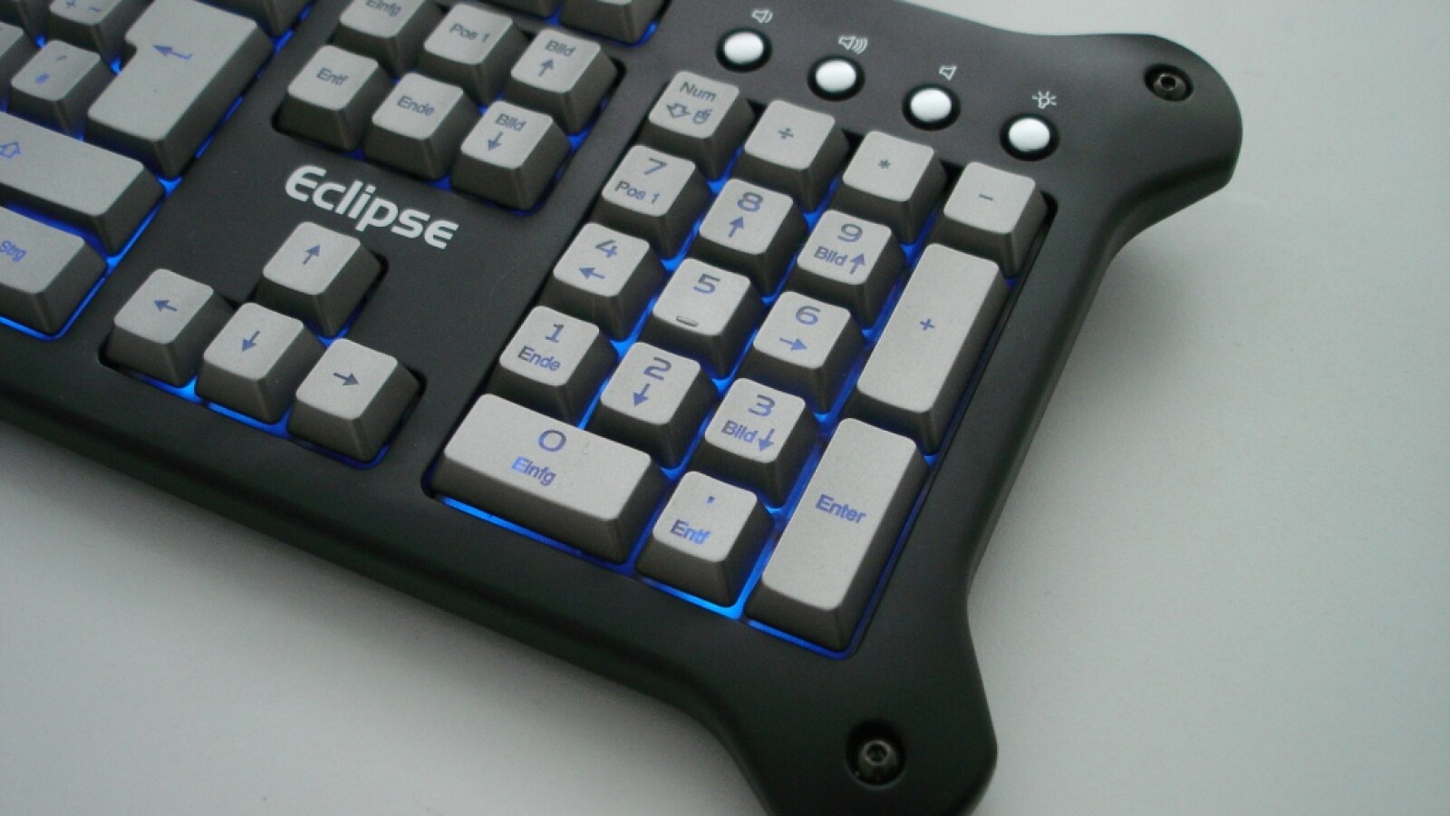 Vergleichstest: Saitek Gaming Keyboard vs. Eclipse Keyboard | NETZWELT