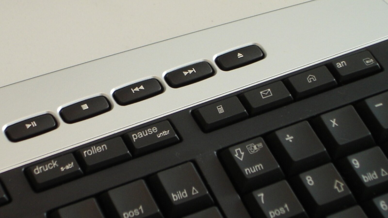 Cherry CyMotion Master Solar | NETZWELT