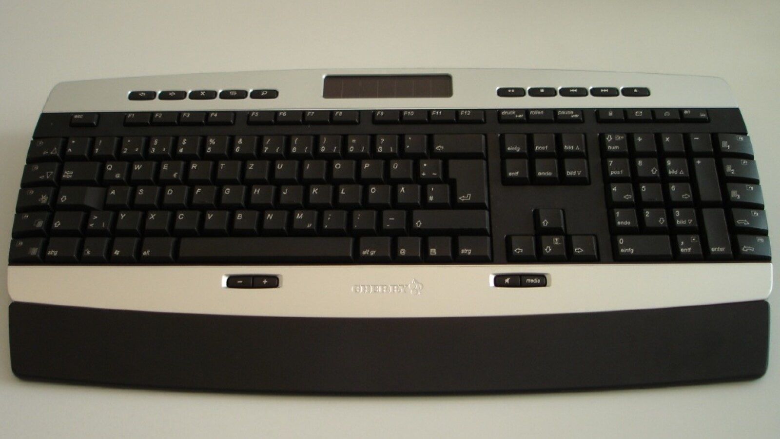 Cherry CyMotion Master Solar | NETZWELT