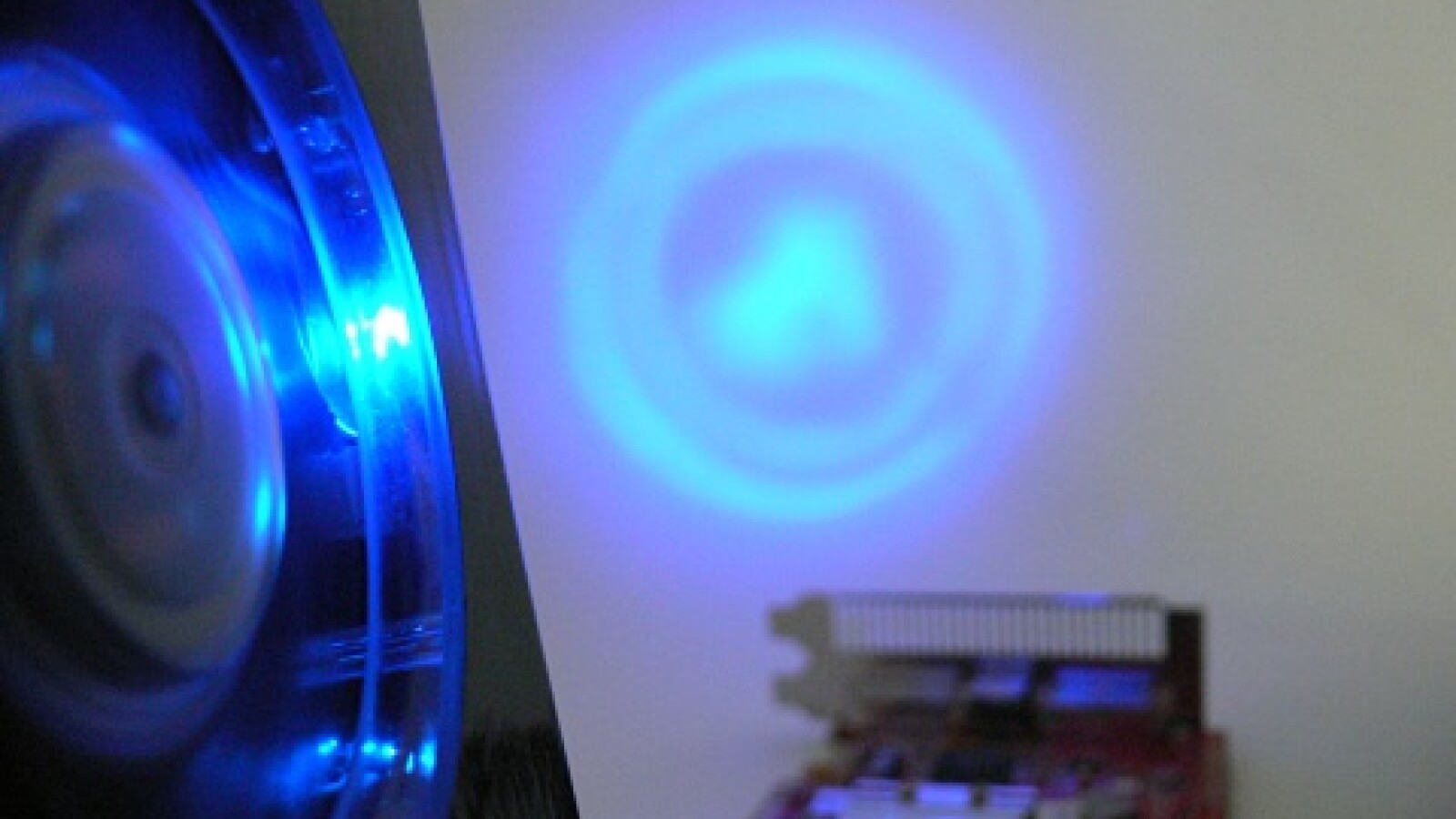 Sapphire Toxic X1900 XTX im Test: Wasserkühlung inklusive | NETZWELT