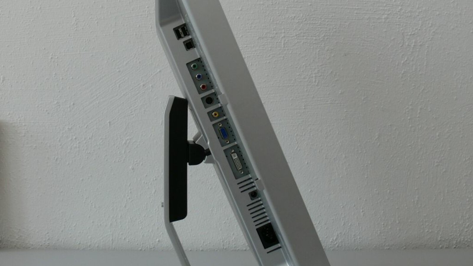 Dell UltraSharp 2407WFP im Test: Film ab | NETZWELT