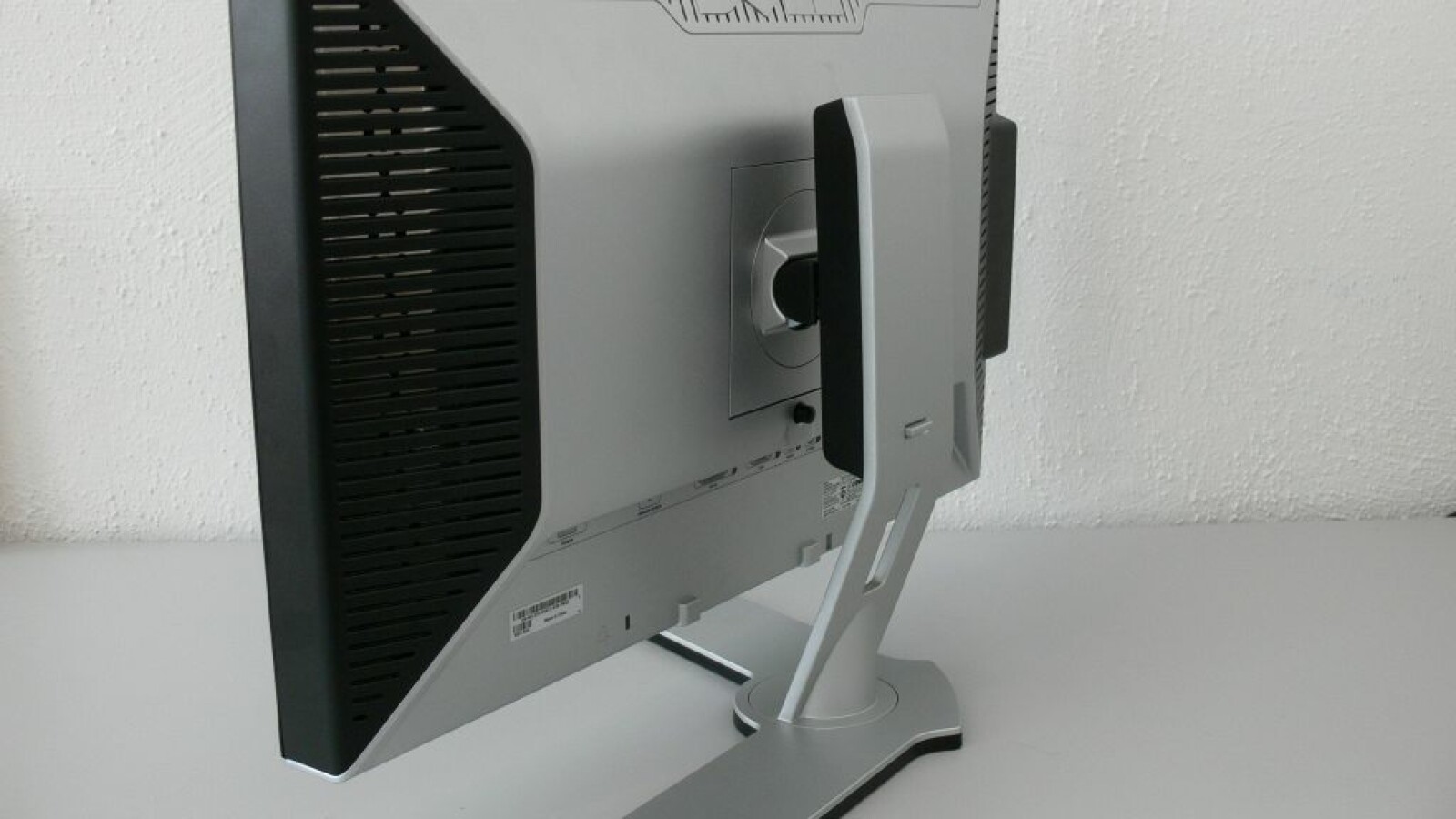 Dell UltraSharp 2407WFP im Test: Film ab | NETZWELT