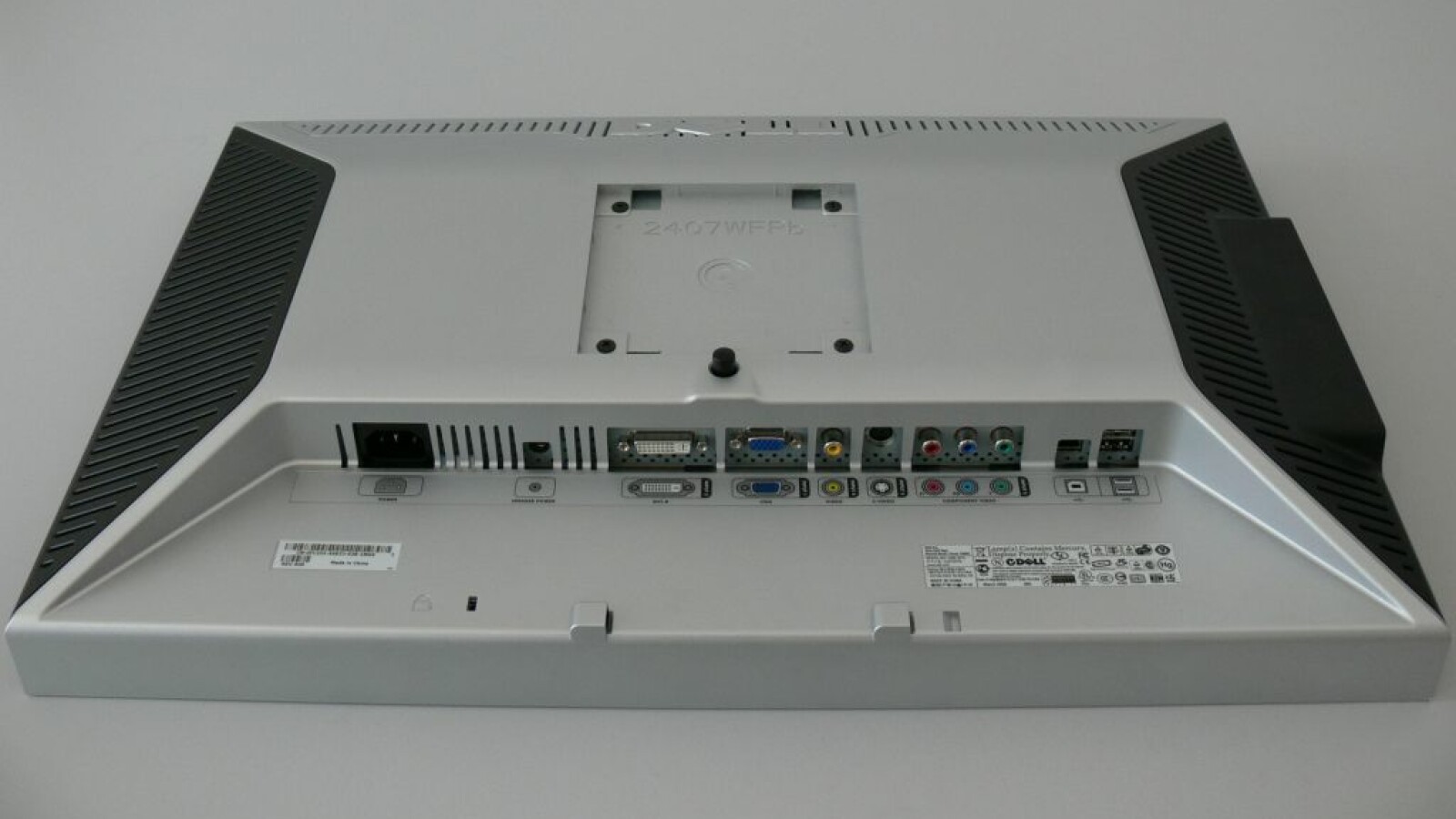 Dell UltraSharp 2407WFP im Test: Film ab | NETZWELT