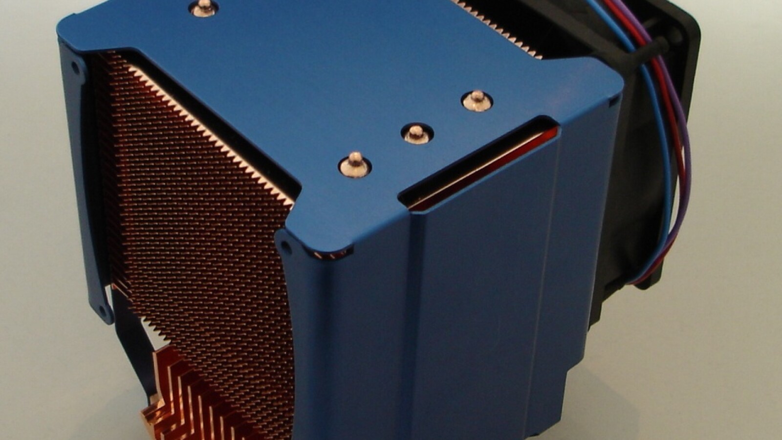 Silentmaxx CoolFlow Pro Vario vs. Verax Quattro | NETZWELT