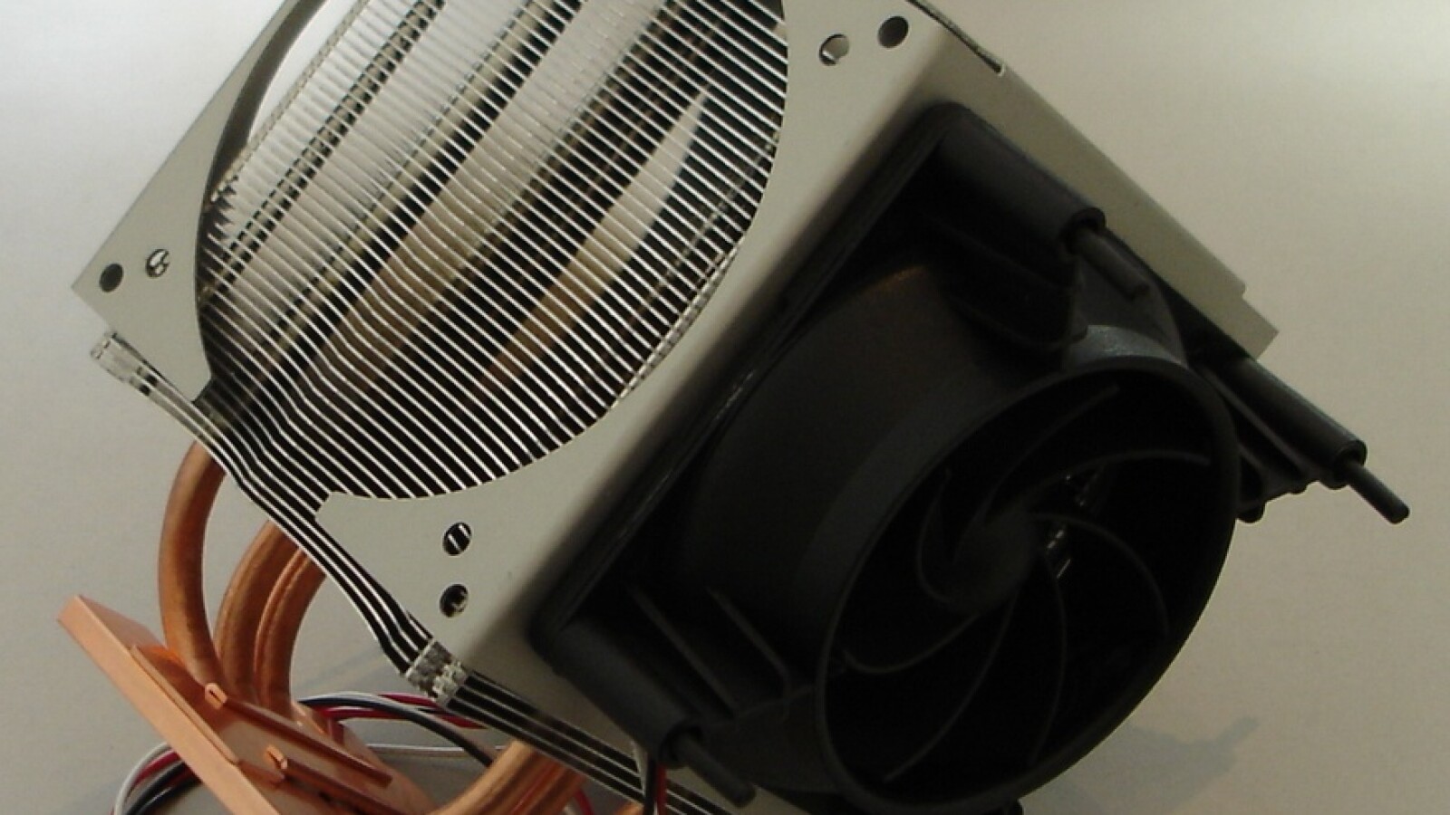 Silentmaxx CoolFlow Pro Vario vs. Verax Quattro | NETZWELT