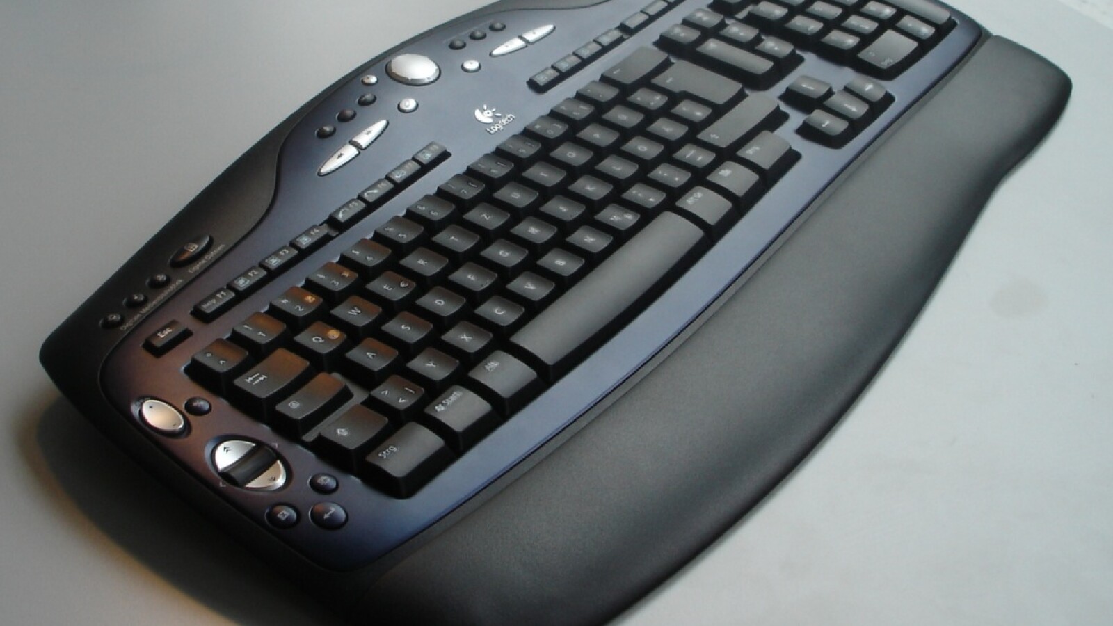 Logitech Cordless Desktop MX3100 | NETZWELT