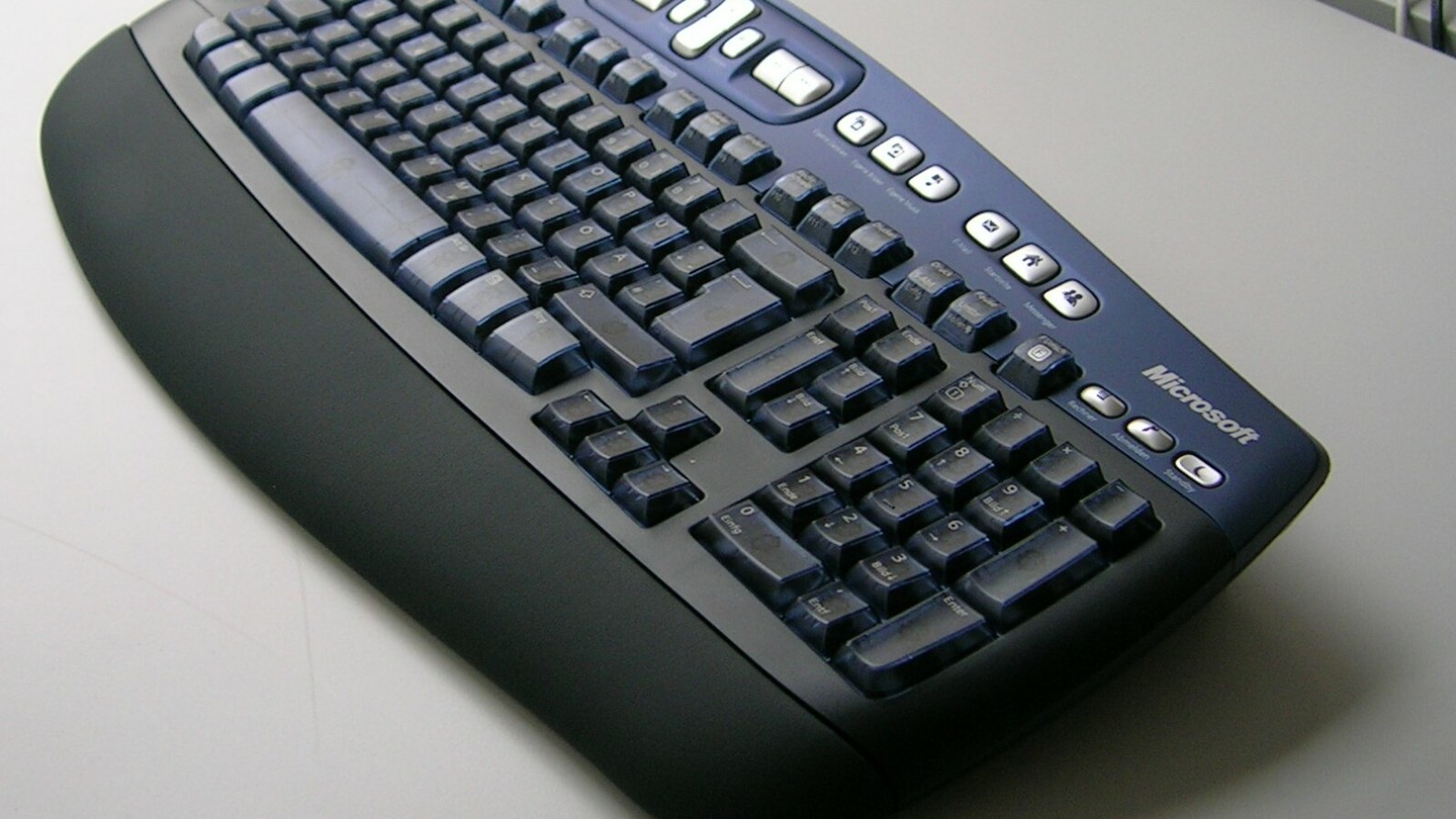 Microsoft Optical Desktop Elite for Bluetooth | NETZWELT