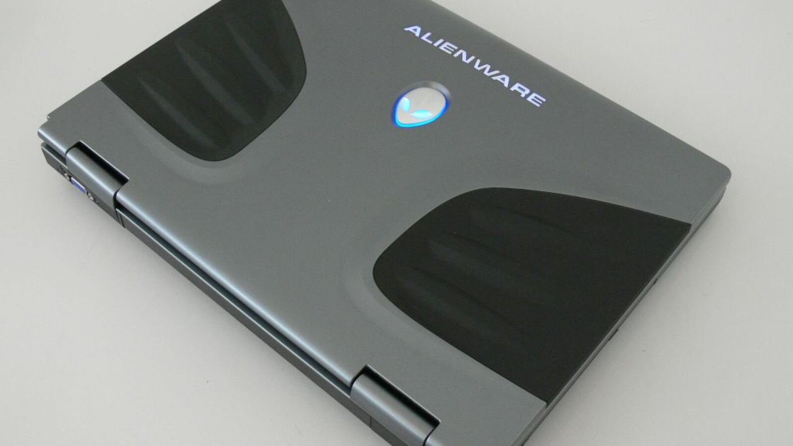 Sparsames Spiele-Notebook? Alienware S-4 m5500 im Test | NETZWELT