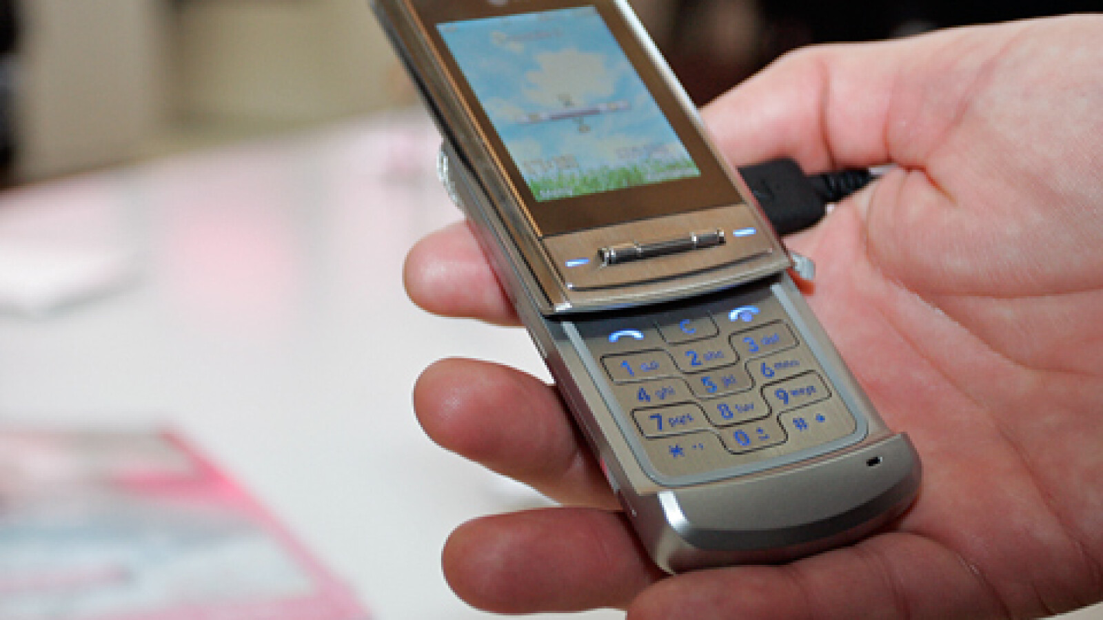 CeBIT 2007: Multimedia-Handys | NETZWELT