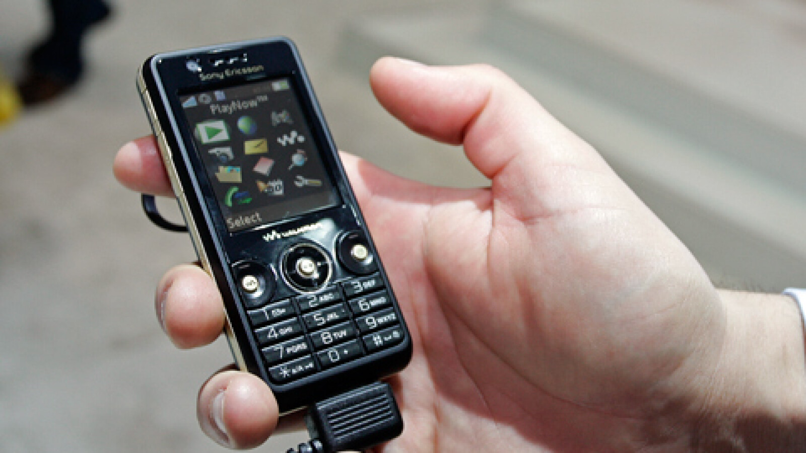 CeBIT 2007: Multimedia-Handys | NETZWELT