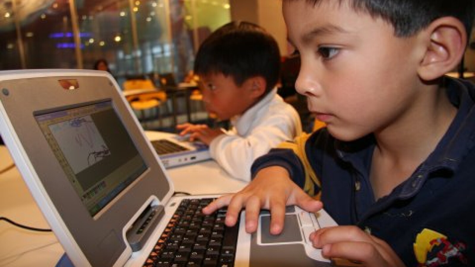 Intel Classmate PC 2nd Generation | NETZWELT