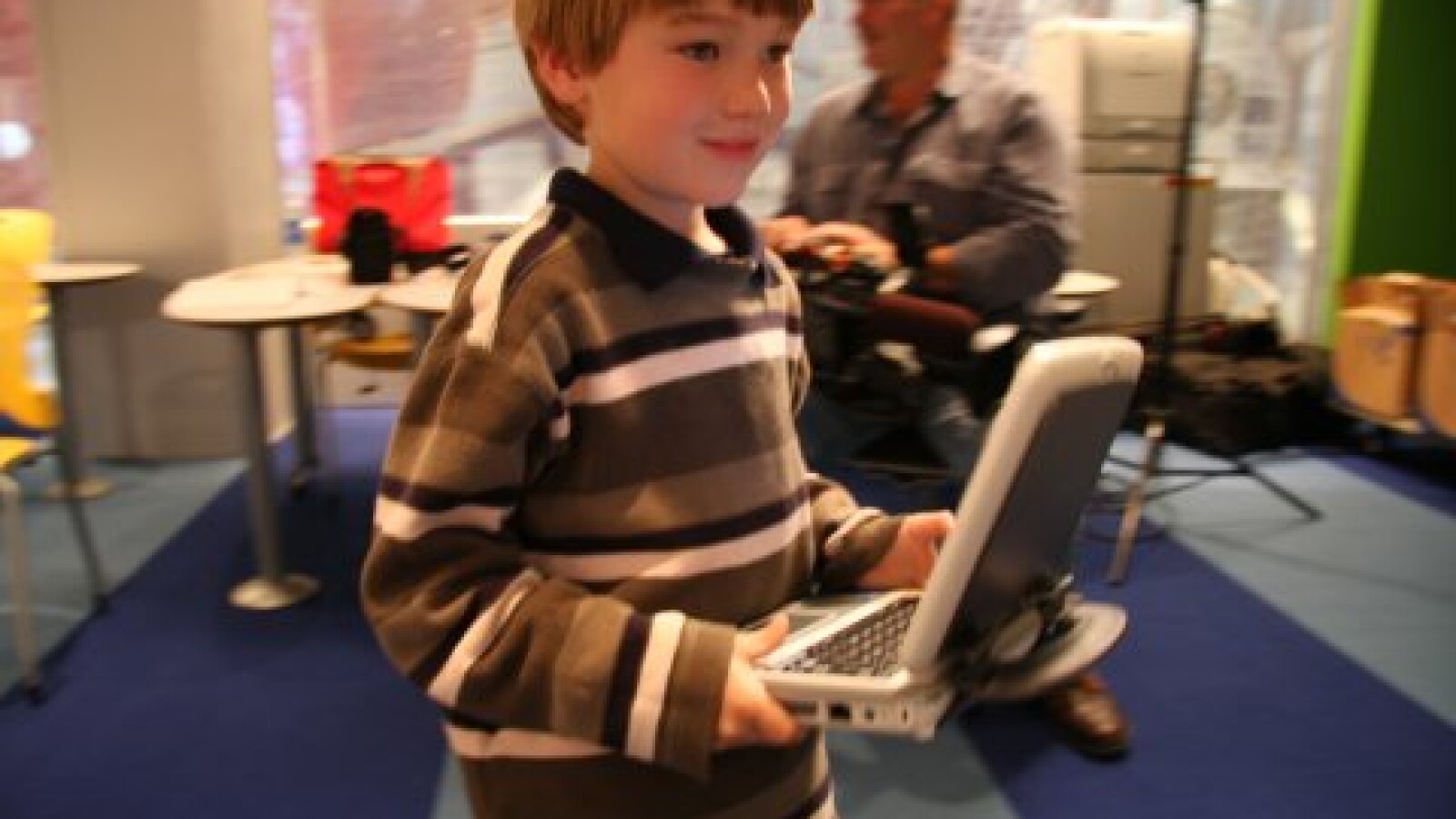 Intel Classmate PC 2nd Generation | NETZWELT