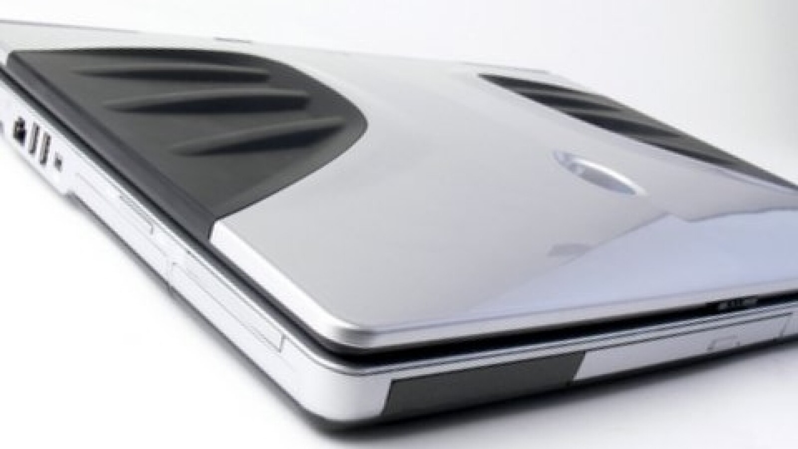 Alienware Aurora m9700 im Test: SLI-Notebook mit zwei Grafikkarten ...