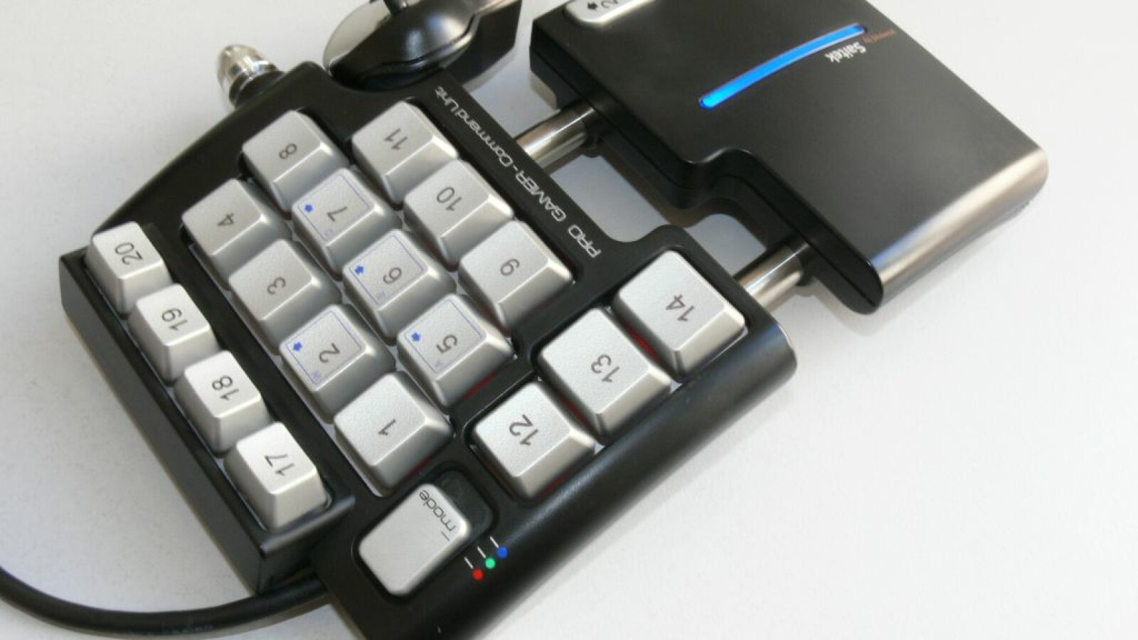 Saitek Pro Gamer Command Unit im Test | NETZWELT