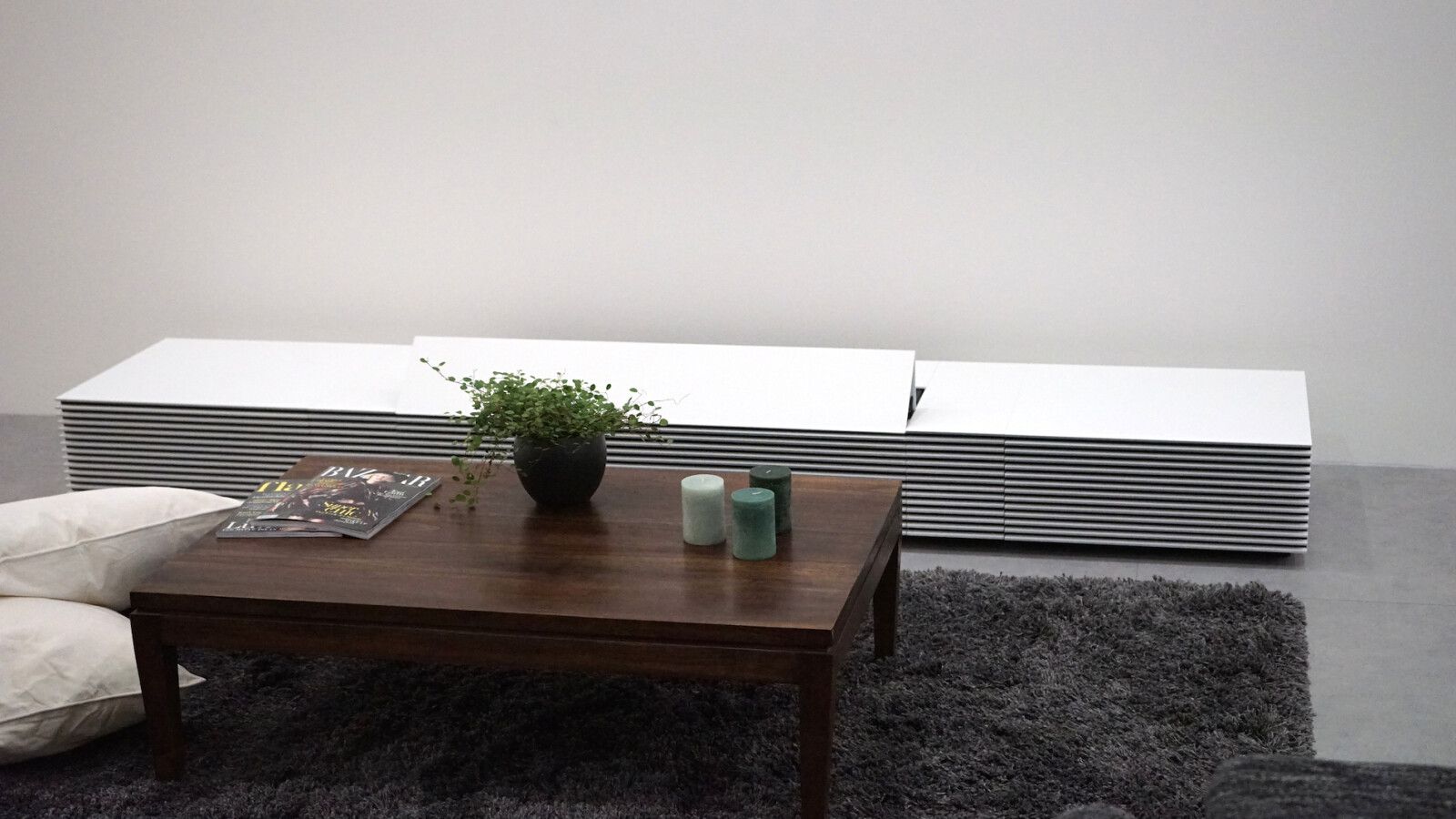 Sony 4K Ultra Short Throw Projector / Life Space UX | NETZWELT