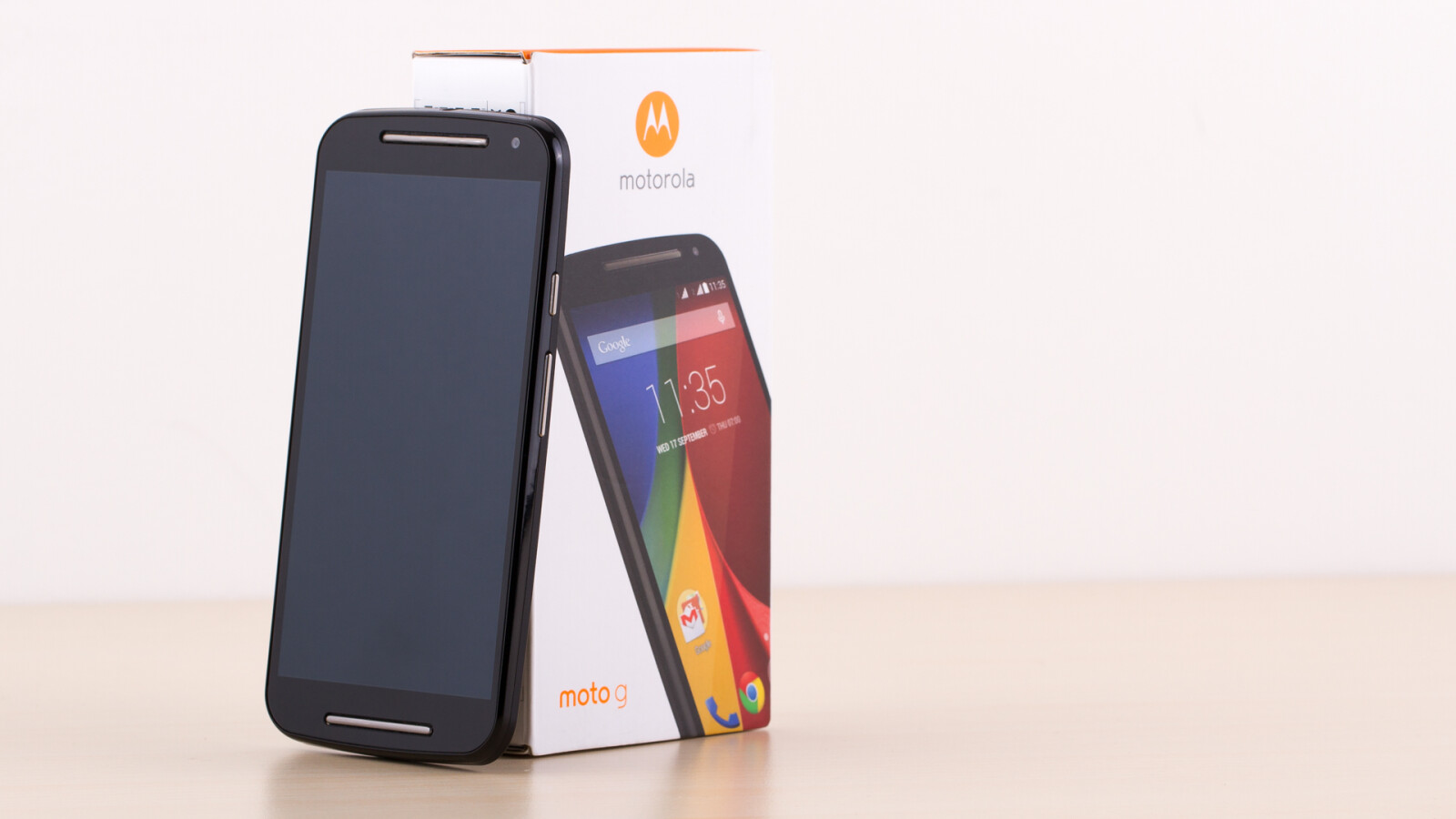 Unboxing Motorola Moto G (2. Generation) | NETZWELT