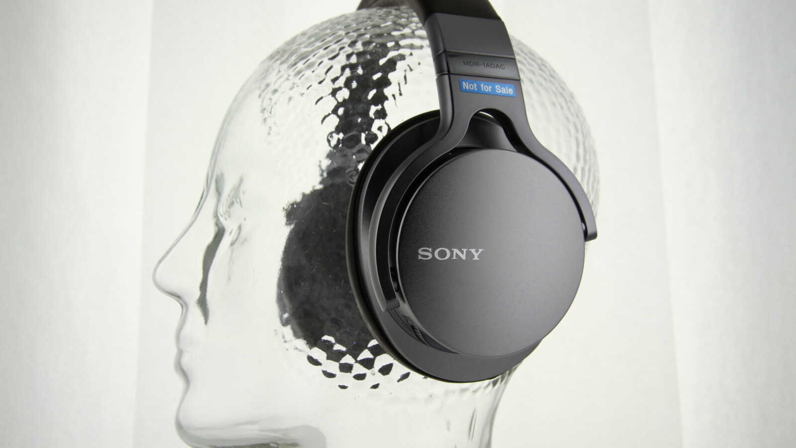Sony MDR-1ADAC in der 360-Grad-Ansicht | NETZWELT