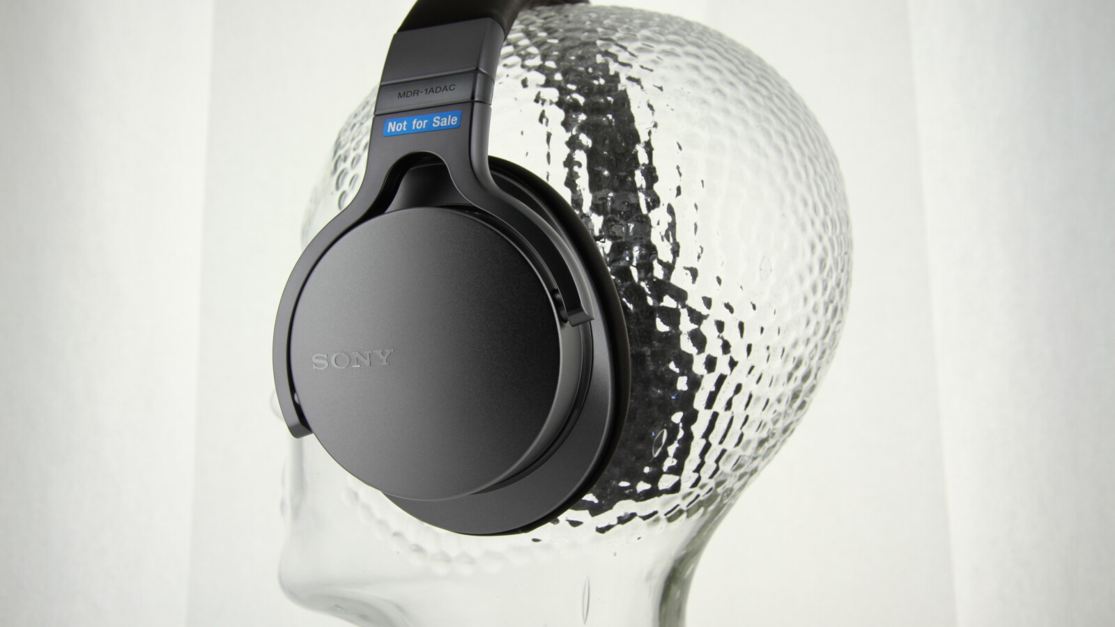 Sony MDR-1ADAC in der 360-Grad-Ansicht | NETZWELT