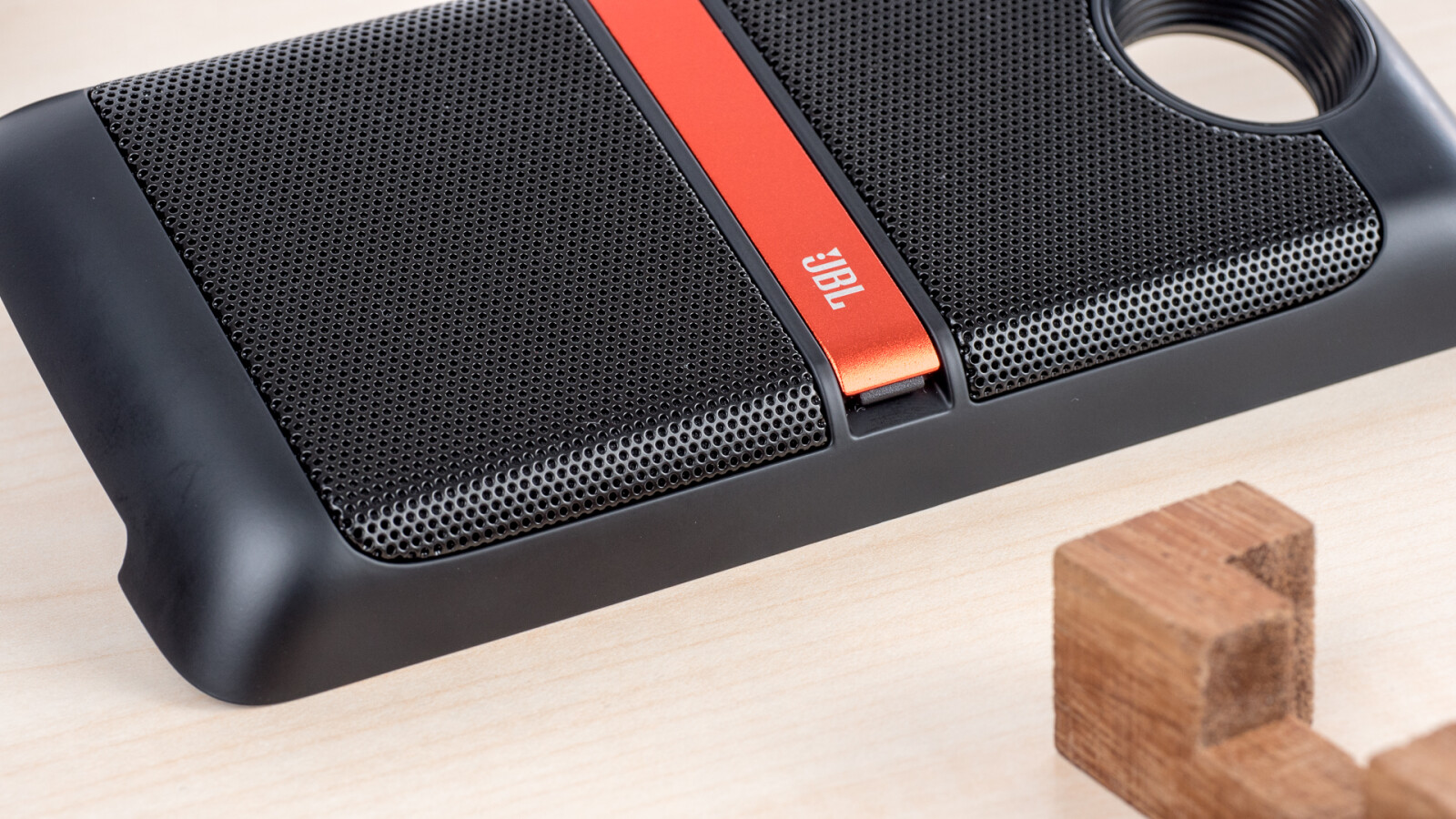 JBL SoundBoost | NETZWELT