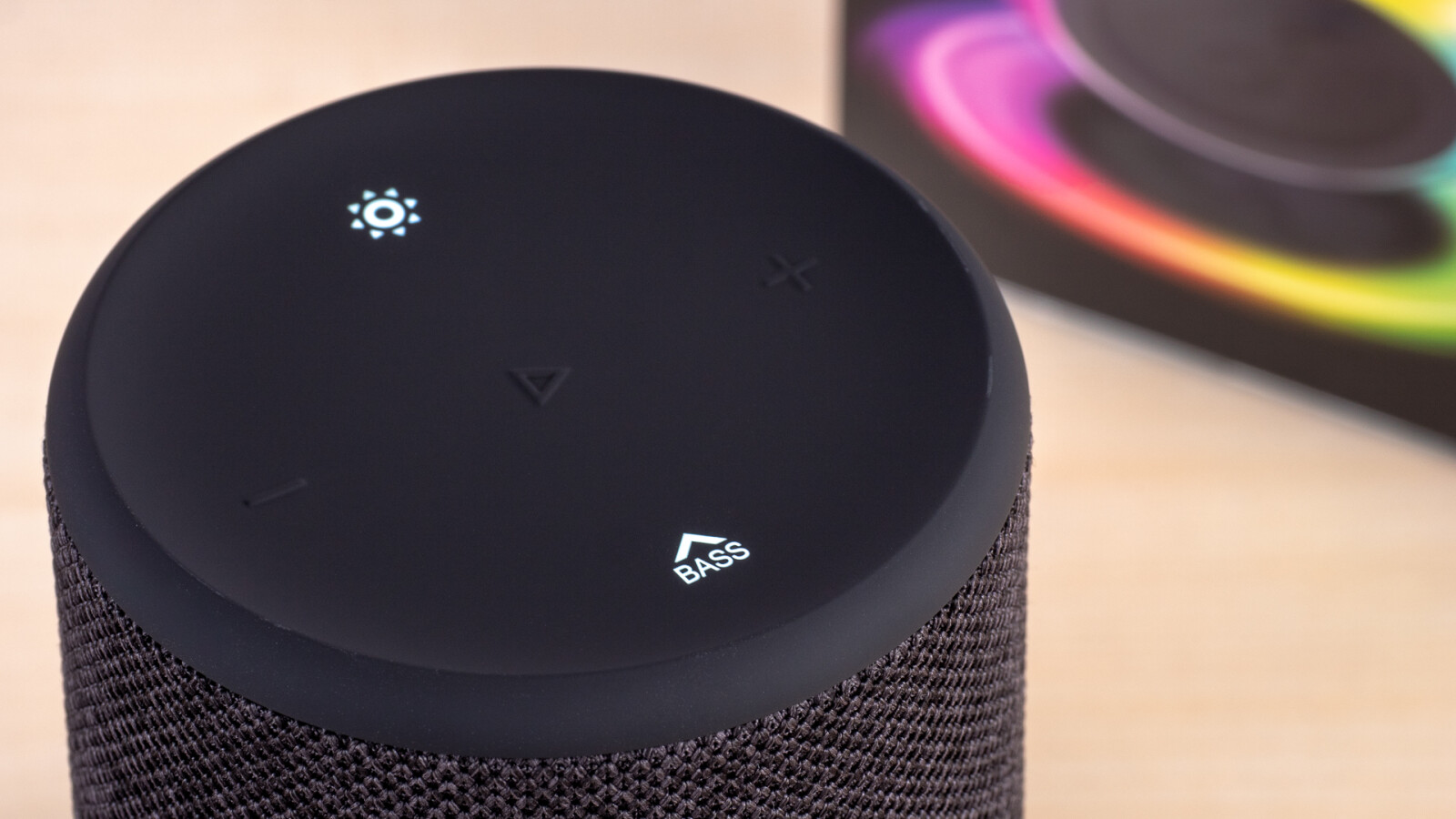 Anker Soundcore Flare+ (2019) in Bildern | NETZWELT