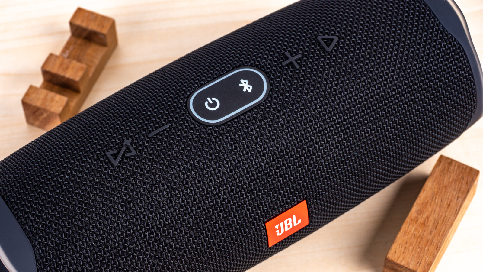 JBL Charge 4 in Bildern | NETZWELT