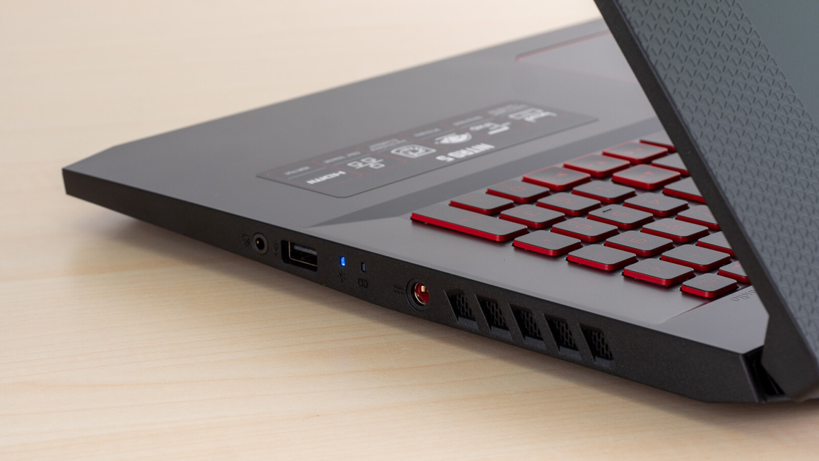 Acer Nitro 5 in Bildern | NETZWELT