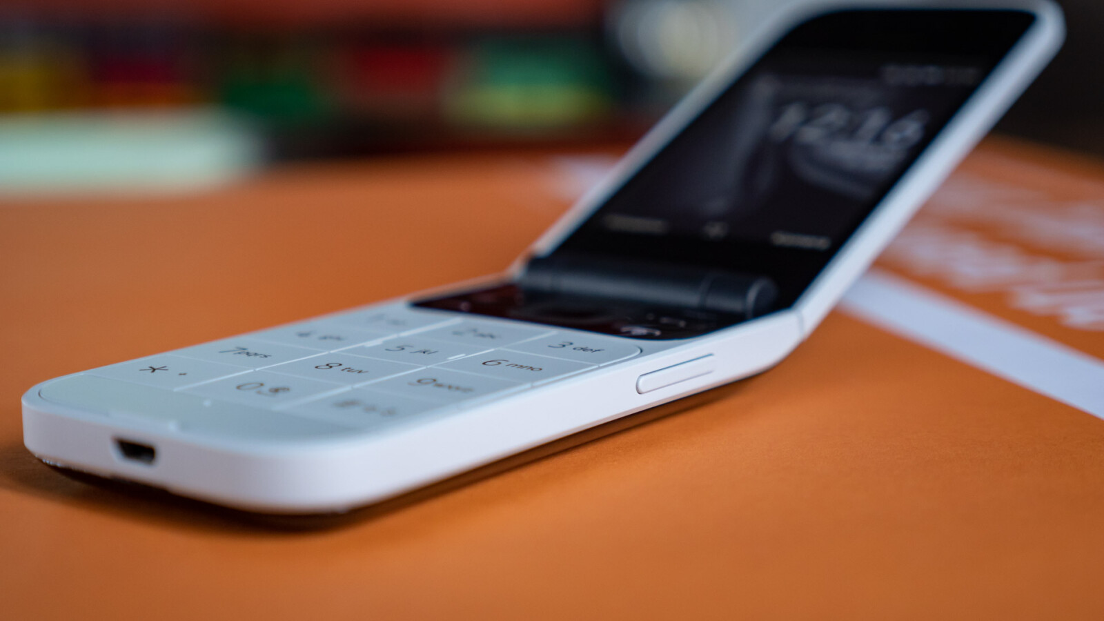 Nokia 2720 Flip in Bildern | NETZWELT