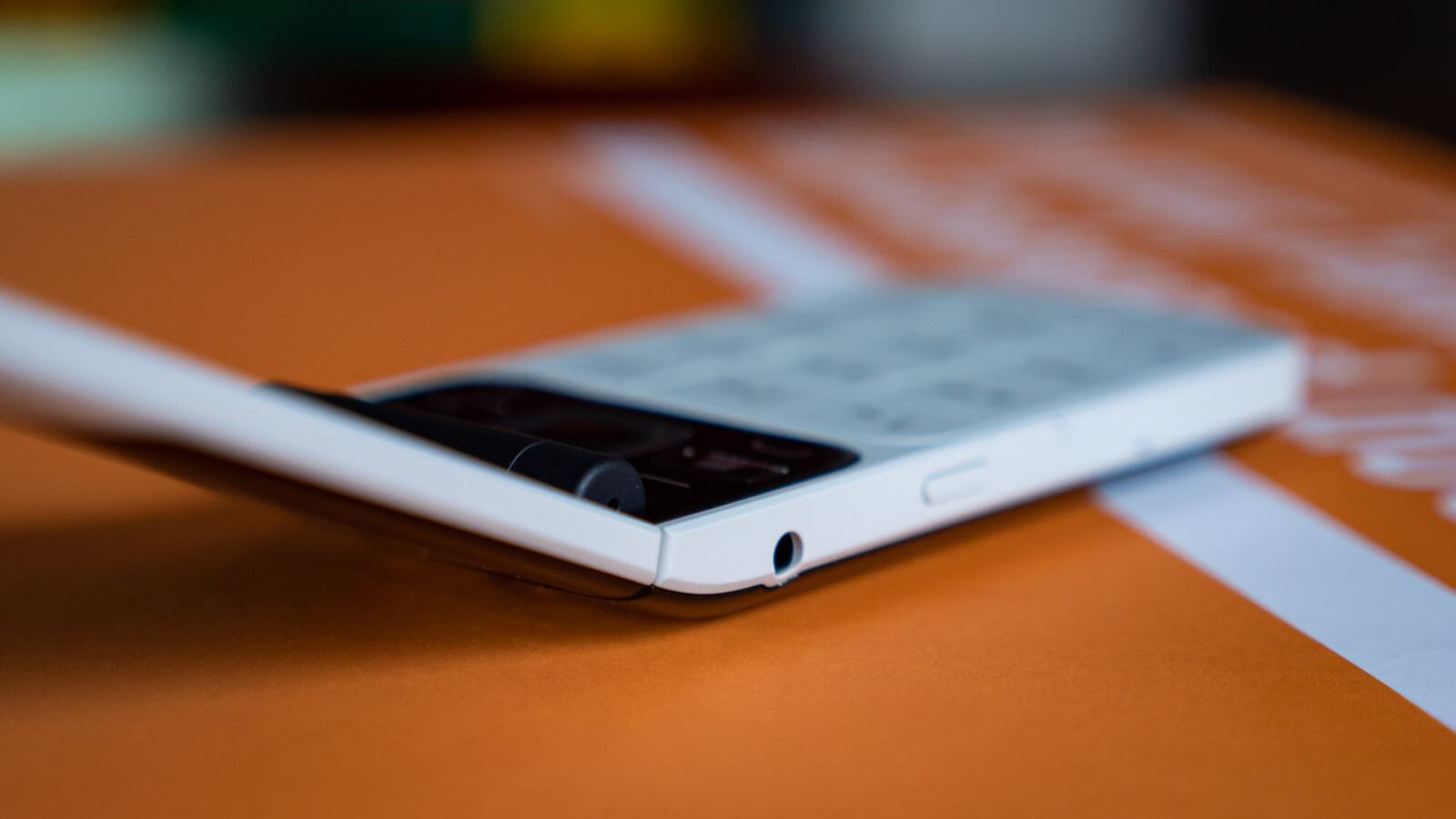 Nokia 2720 Flip in Bildern | NETZWELT
