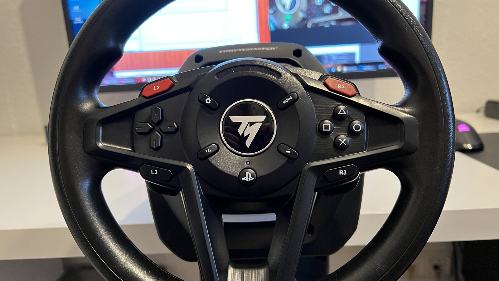 Thrustmaster T128 in Bildern | NETZWELT